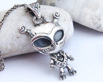 Alien Head Pendant - Etsy