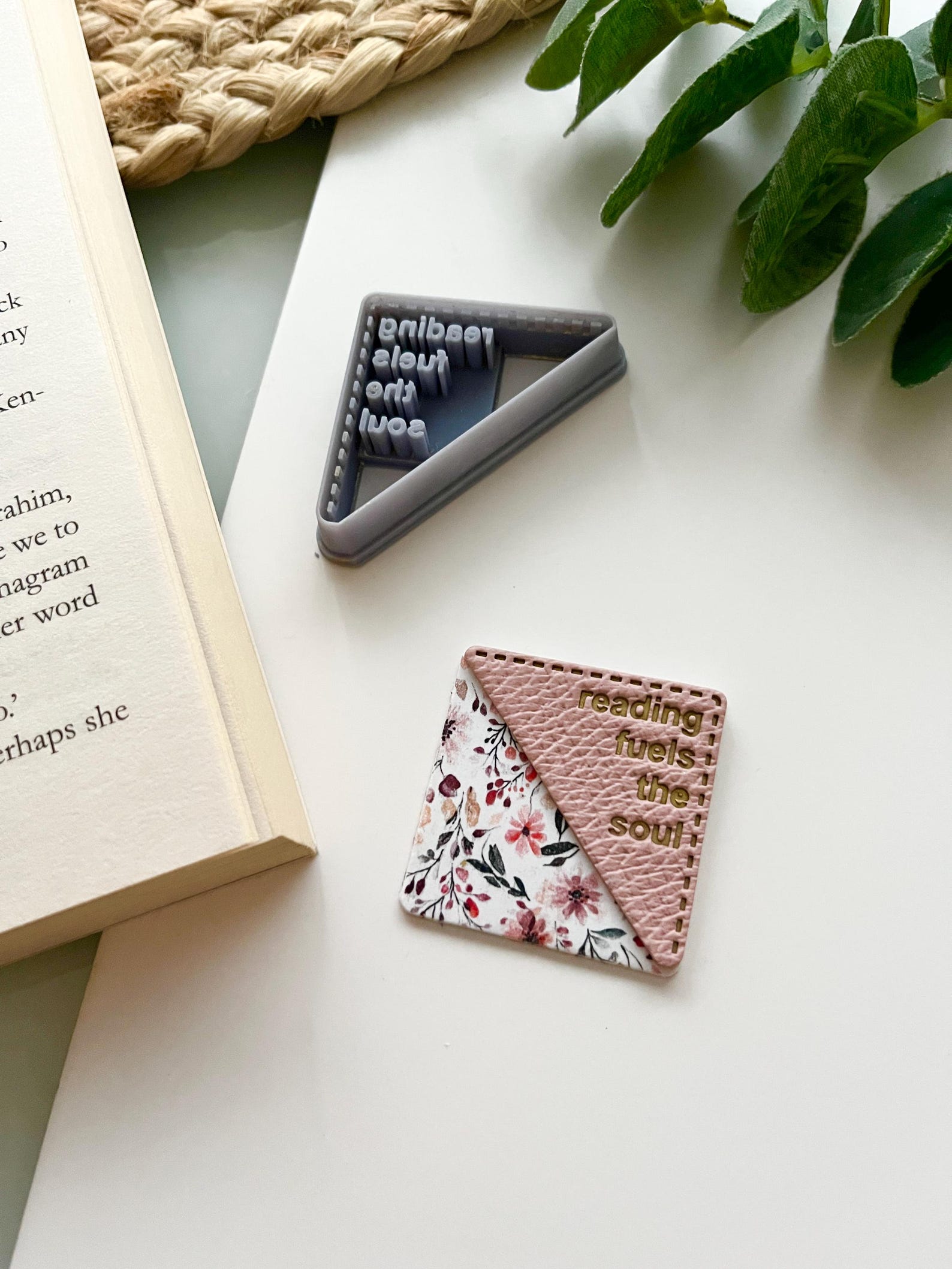 Corner Bookmarks: Polymer Clay Embossed Cutters - Veeclaydesign Shop - Etsy