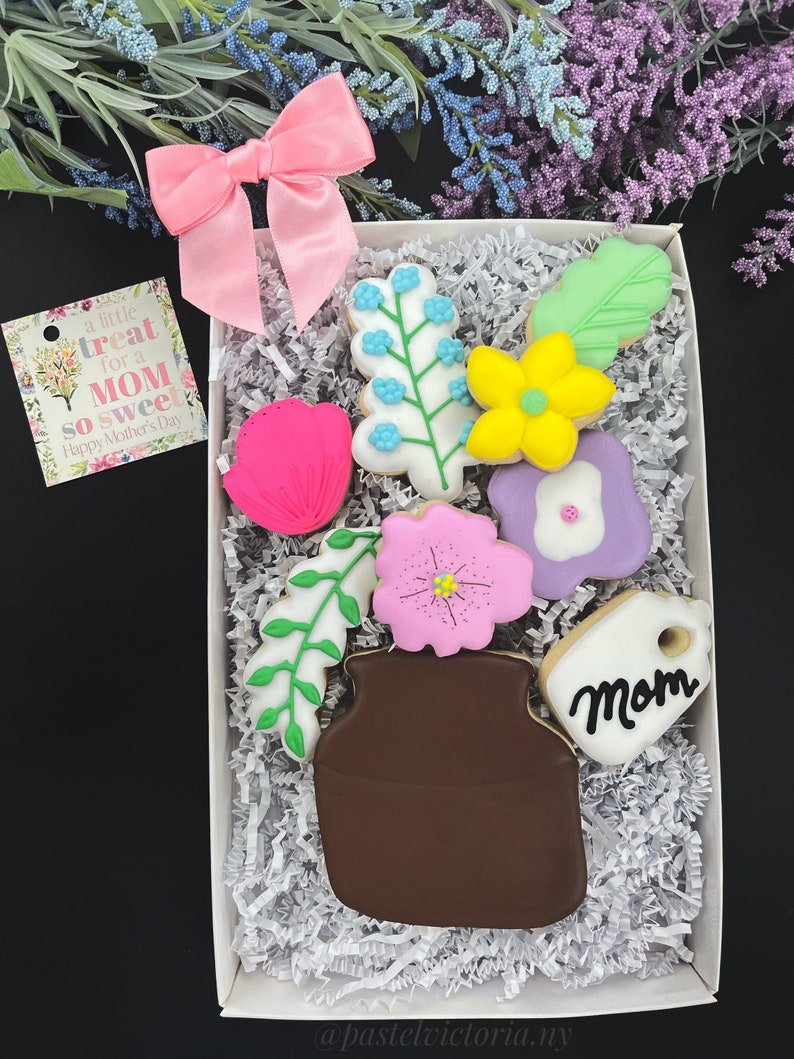 Mother’s Day Cookies Set of 9, Mother’s Day Gift Box, Personalized ...