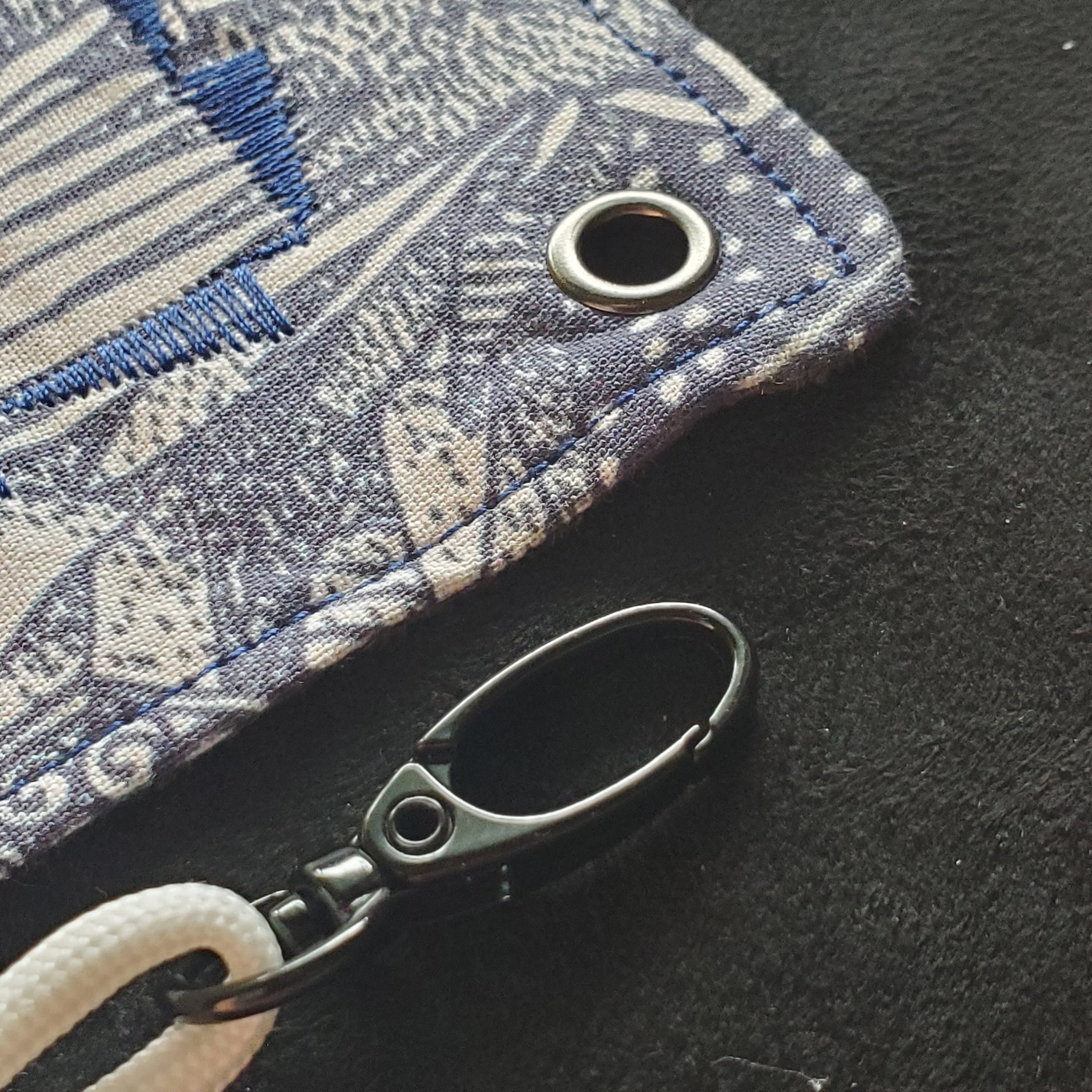 EDC Handkerchief Alien Sighting Square Hank - Etsy