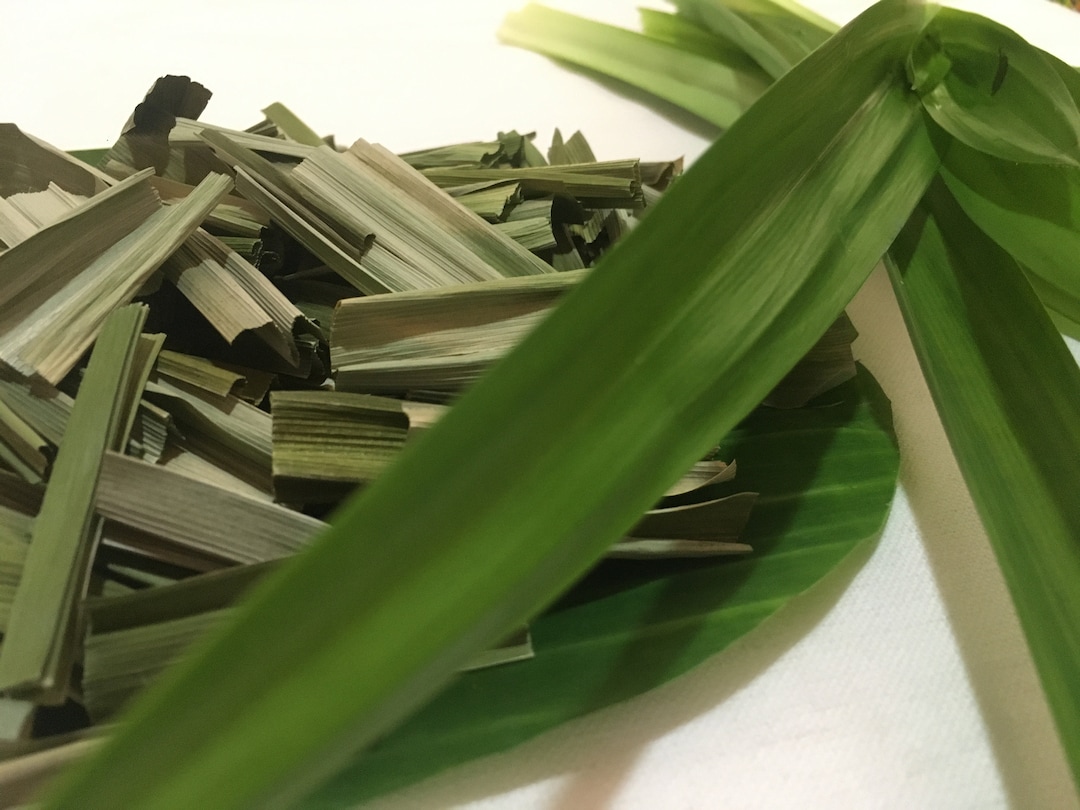 Pandan Leaf Dried Organically Home Grown Pandanus Amaryllifolius 100% ...