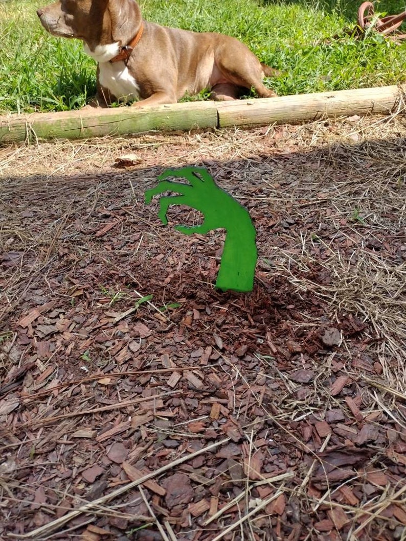 Zombie Hands Lawn Art, Stick Out of Ground Spooky Lawn Decor, Halloween ...