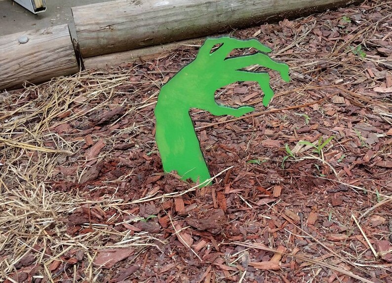 Zombie Hands Lawn Art, Stick Out of Ground Spooky Lawn Decor, Halloween ...