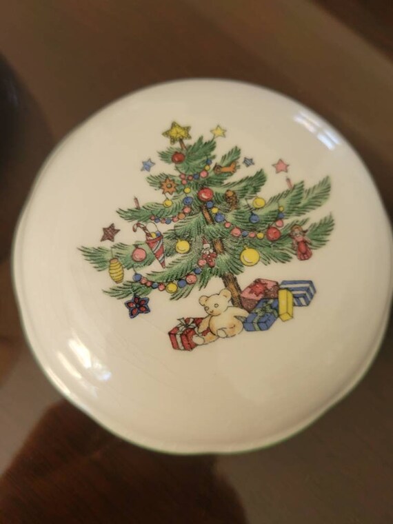 Vintage NIKKO Japan Trinket Box with Decorated Christ… - Gem