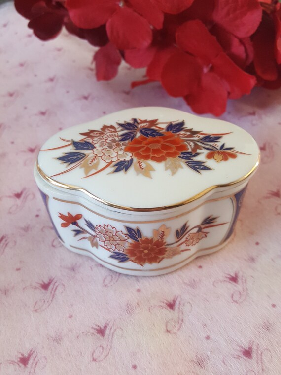 Vintage Japanese Porcelain 3" Trinket Box Detailed Fl… - Gem