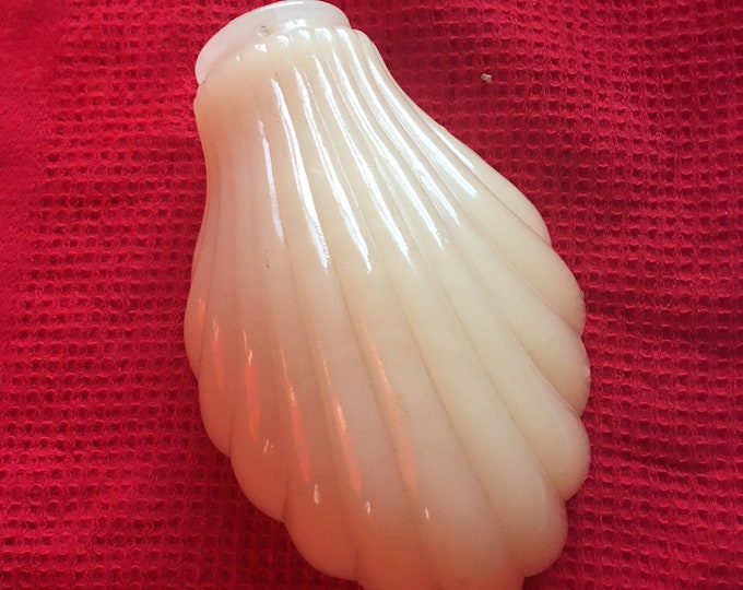 Vintage Clam Shell Custard Glass Slip Shade - Etsy