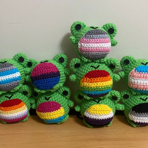 Crochet Pride Frog Amigurumi - Etsy