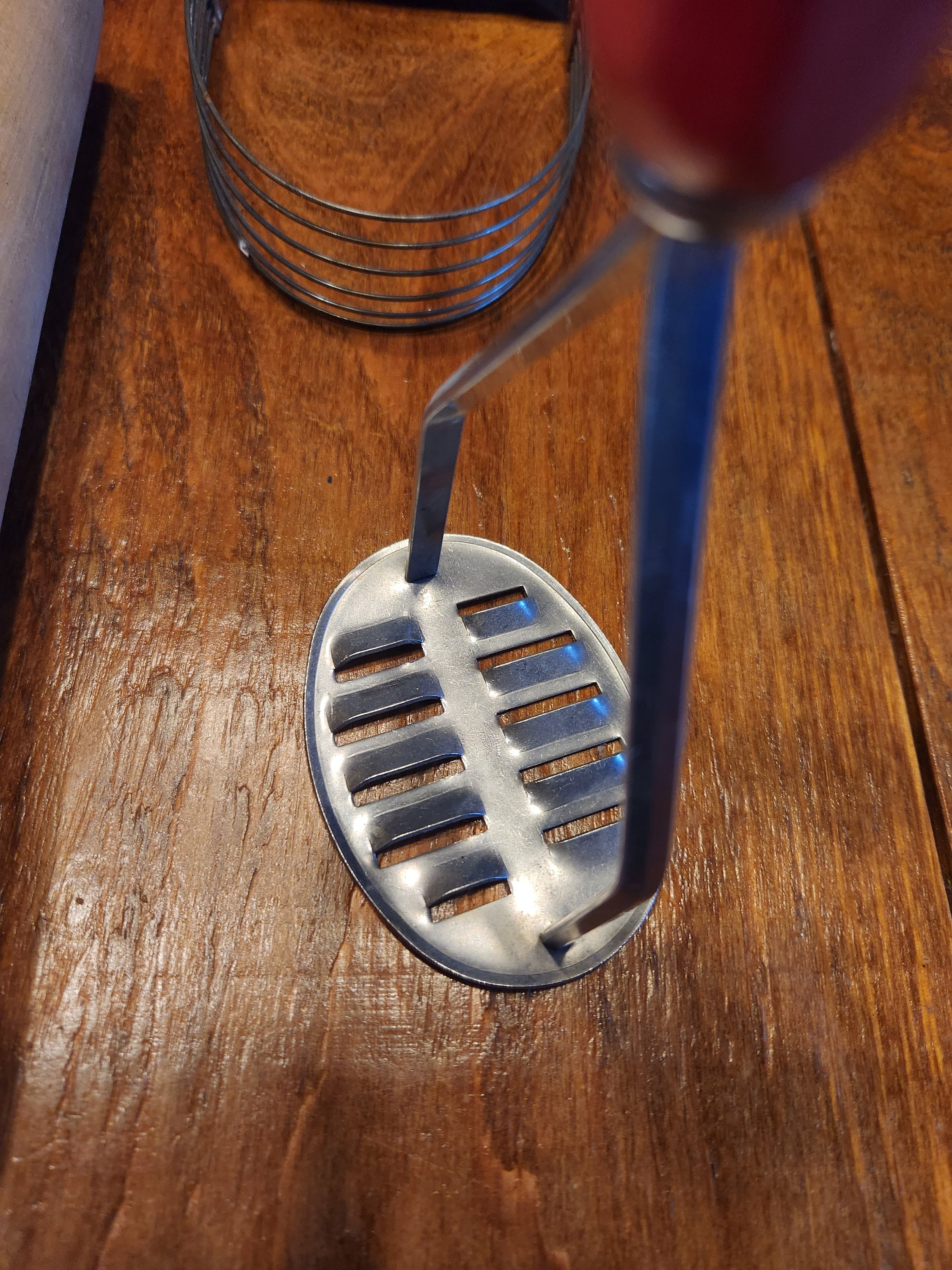 Rolling Pin Wooden Red Handles Androck Pastry Cutter Red Handle Potato ...