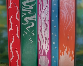 ACOTAR Silver Stencil Sprayed Edge Set - Etsy UK