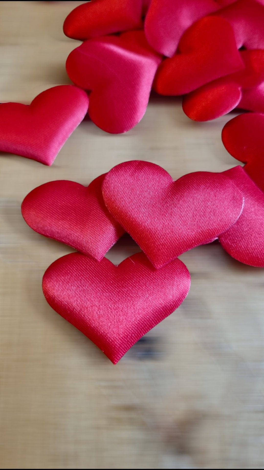 Small SATIN HEARTS ~ Red Silk Heart Shapes 20/35mm Wedding Confetti ...