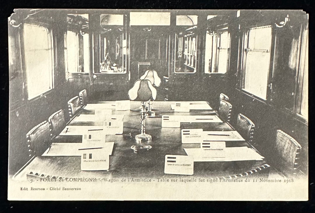 Foret De Compiegne- Wagon De L'armistice- Table Sur Laquelle Fut Signe ...