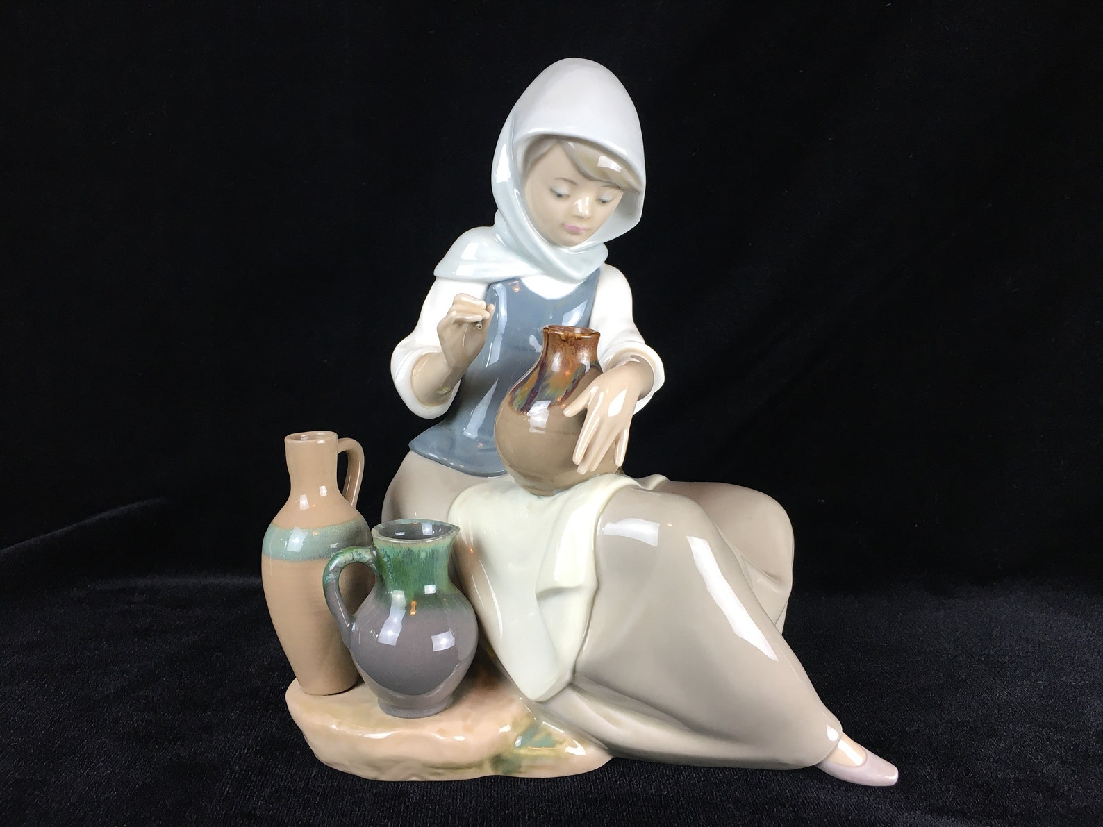 Lladro - Woman Painting Vase - #5079 - Porcelain Figurine - Art ...