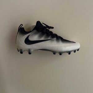 Wall Mount Shoe Hanger for Cleat, Sneakers, Football Boots, Cycle Shoes ...