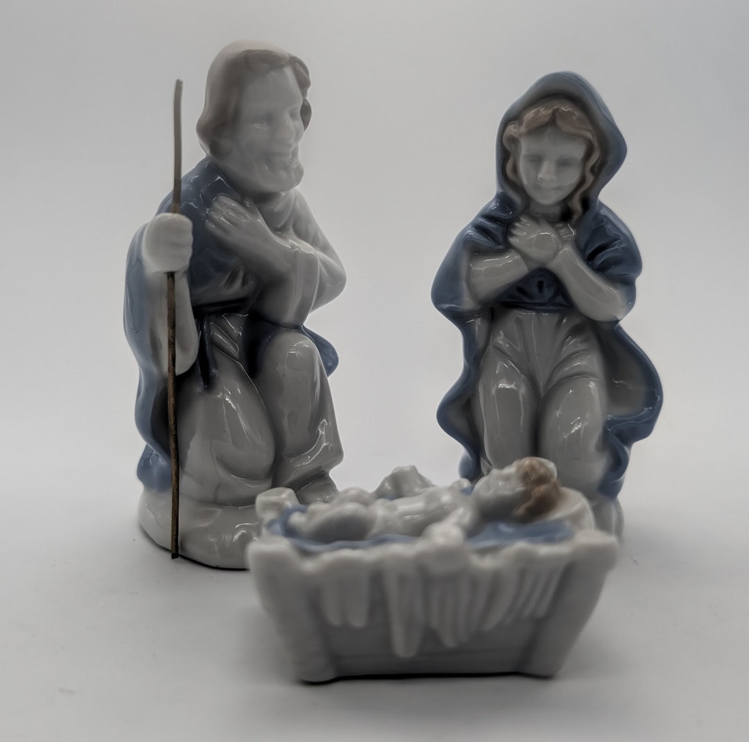 Lefton Exclusives Blue and White Porcelain 3-piece Nativity Set ...