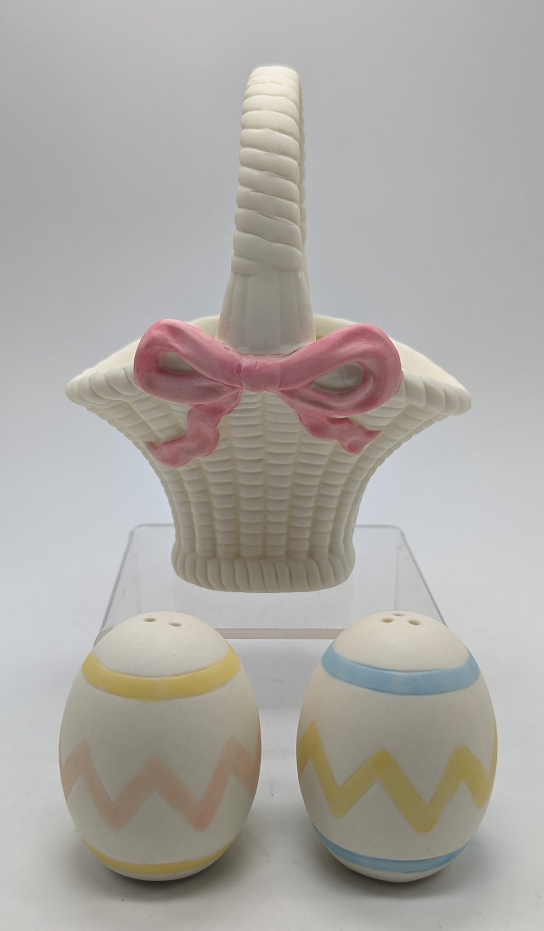 ENESCO Jade Porcelain Easter Egg Salt & Pepper Shakers in Easter Basket ...