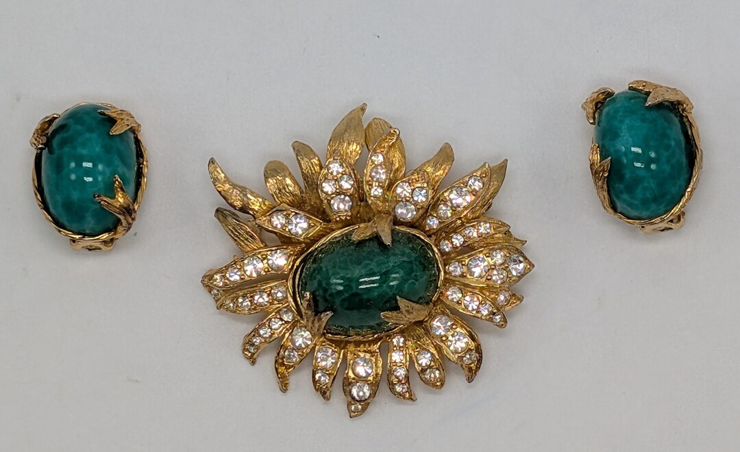 Hattie Carnegie Jade Color Glass and Clear Rhinestones Brooch and Clip ...