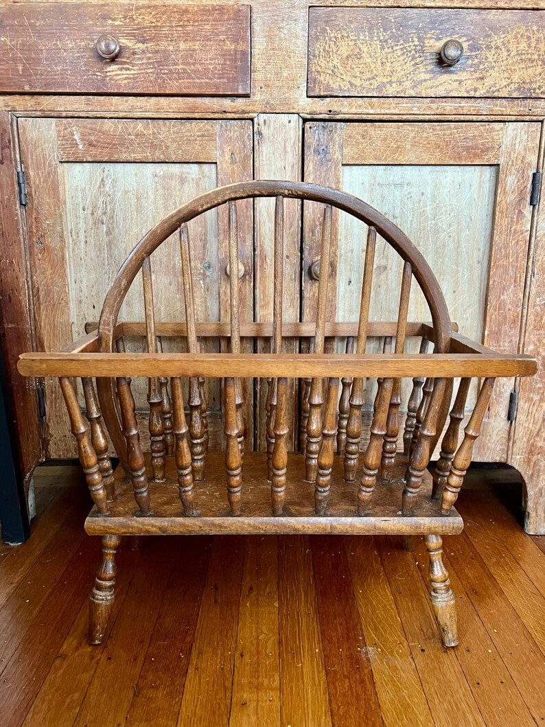 Wonderful Vintage Windsor Style Wooden Spindle Magazine Rack - Etsy
