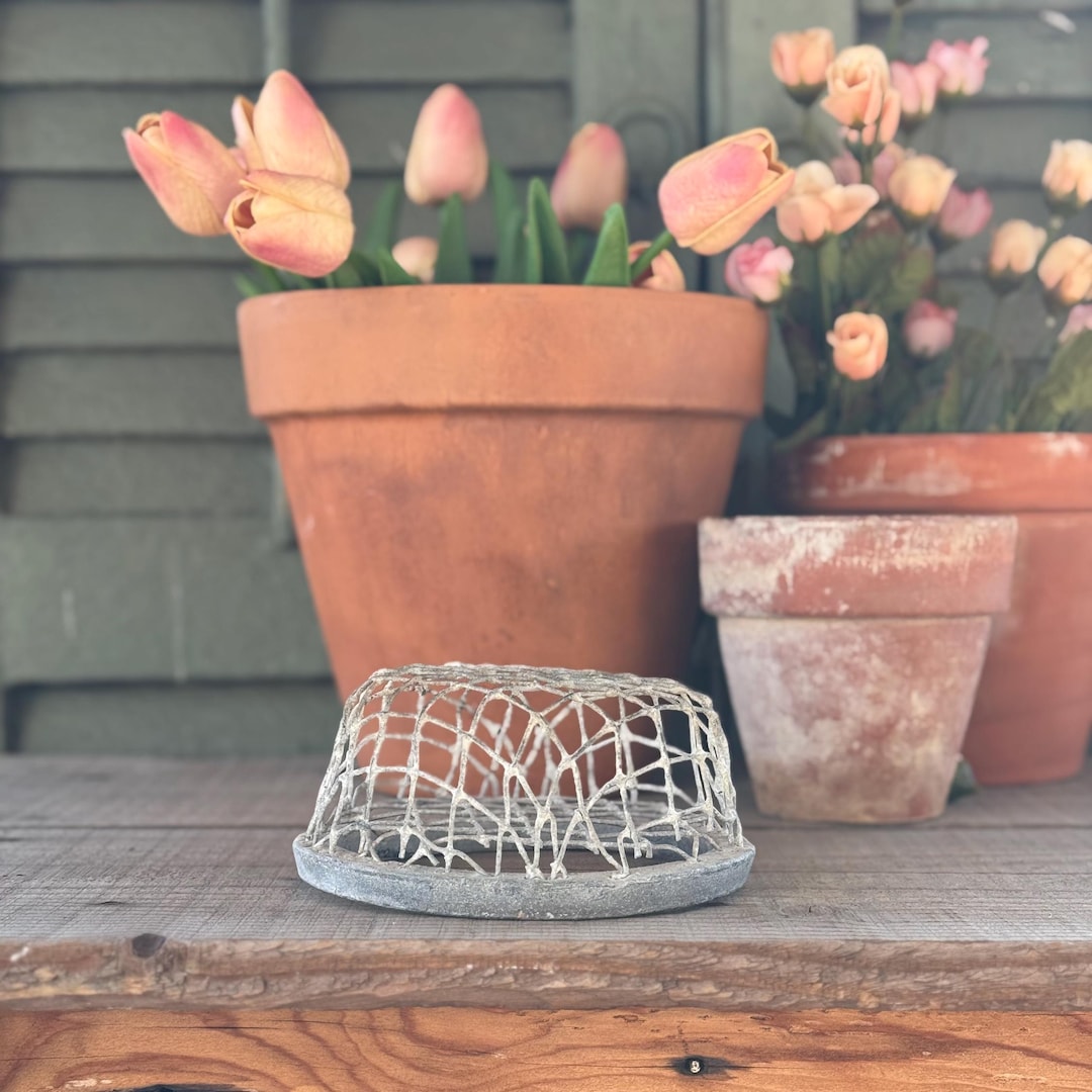 Vintage Wire Mesh Flower Frog – Gray Metal Base, Flower Arranger - Etsy