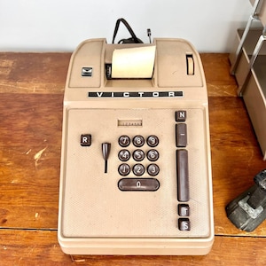 Vintage Mid Century Victor Adding Machine Perfect for the MCM Office ...