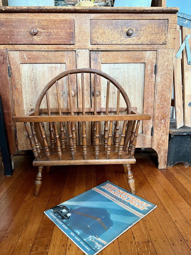 Wonderful Vintage Windsor Style Wooden Spindle Magazine Rack - Etsy
