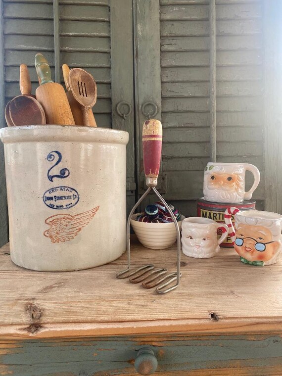 Primitive Red Kitchen