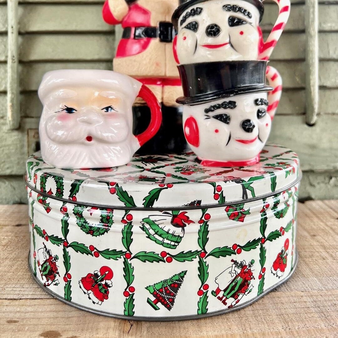 Fantastic Vintage Christmas Tin With Classic Colors & Amazing Graphics ...
