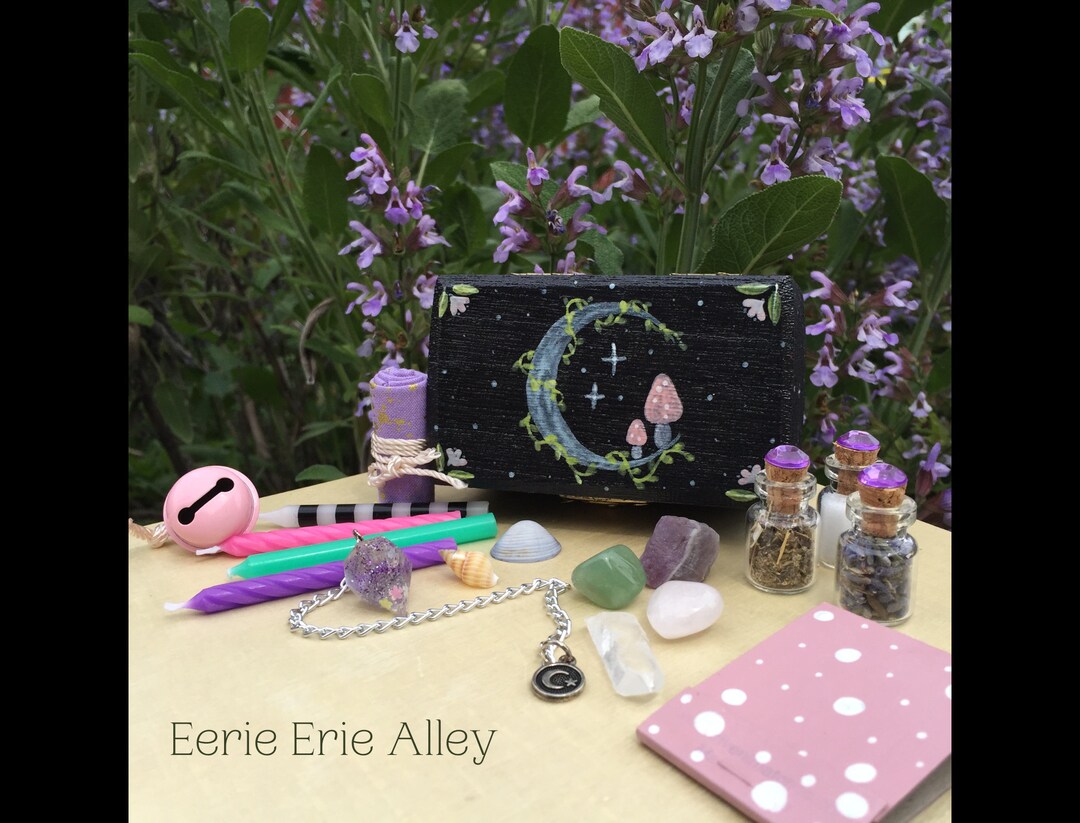 Travel Altar Kit and Box Mushroom and Moon Small Witchcraft Alter Set ...