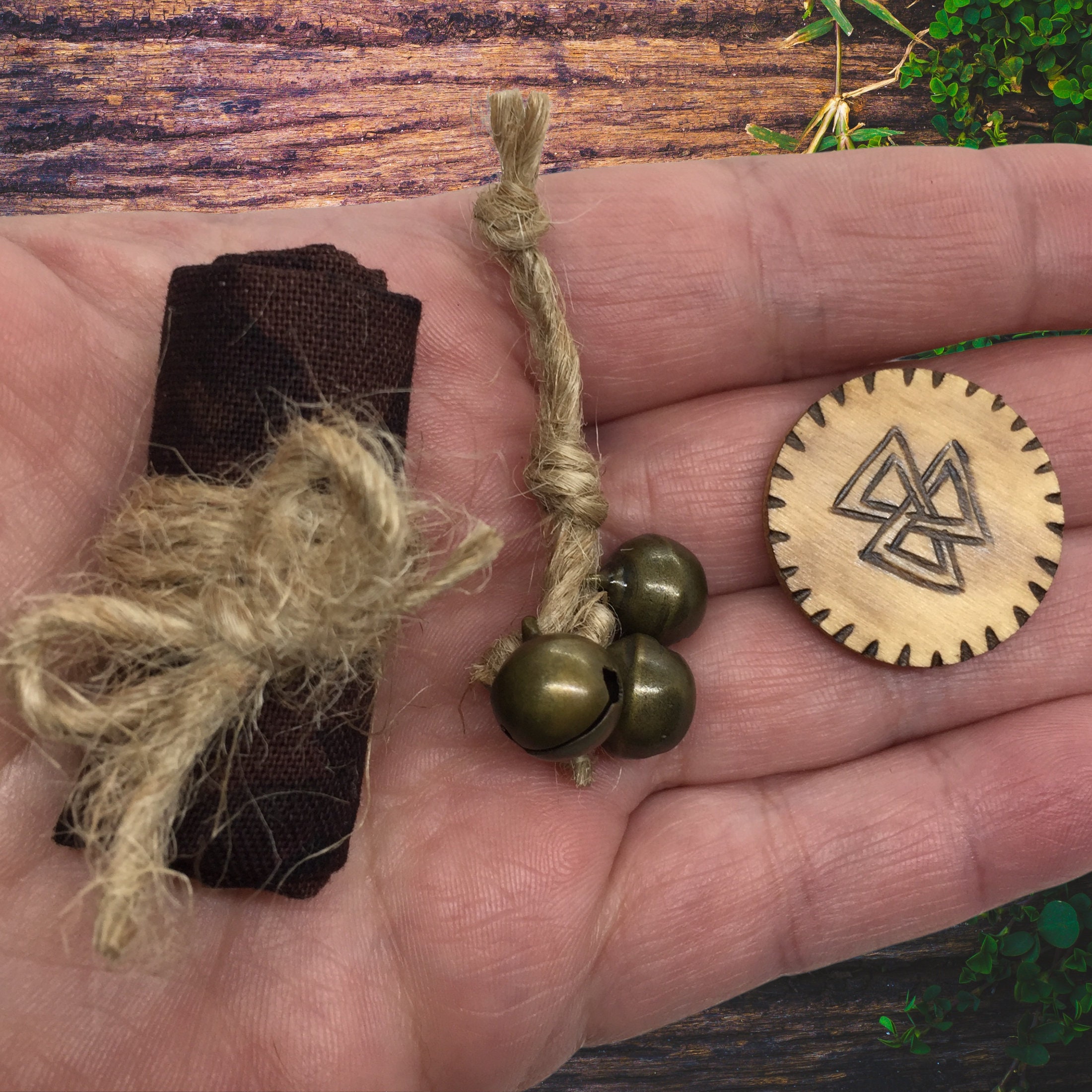 Norse Bind Rune Travel Altar Kit Rustic Viking Portable Alter Box Elder ...