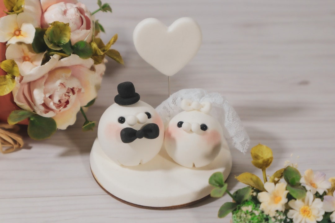 Adorable Customized Seals Wedding Cake Topper | Cute Handmade Cake ...