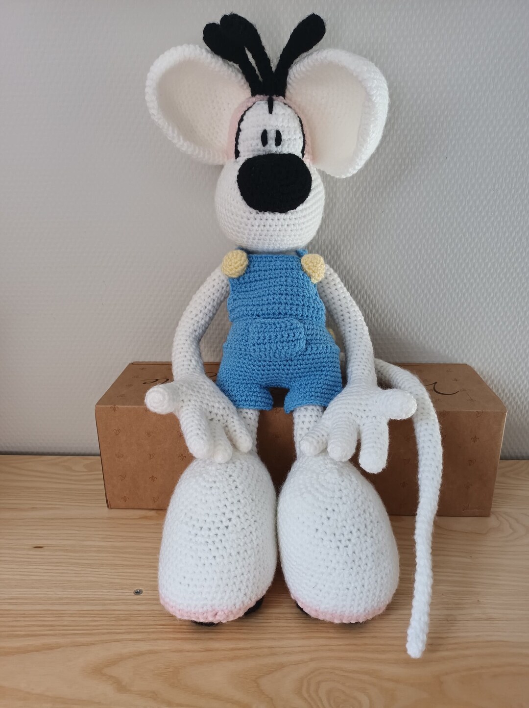 DIDDL: the Famous Mouse With Its Crocheted Overalls - Etsy