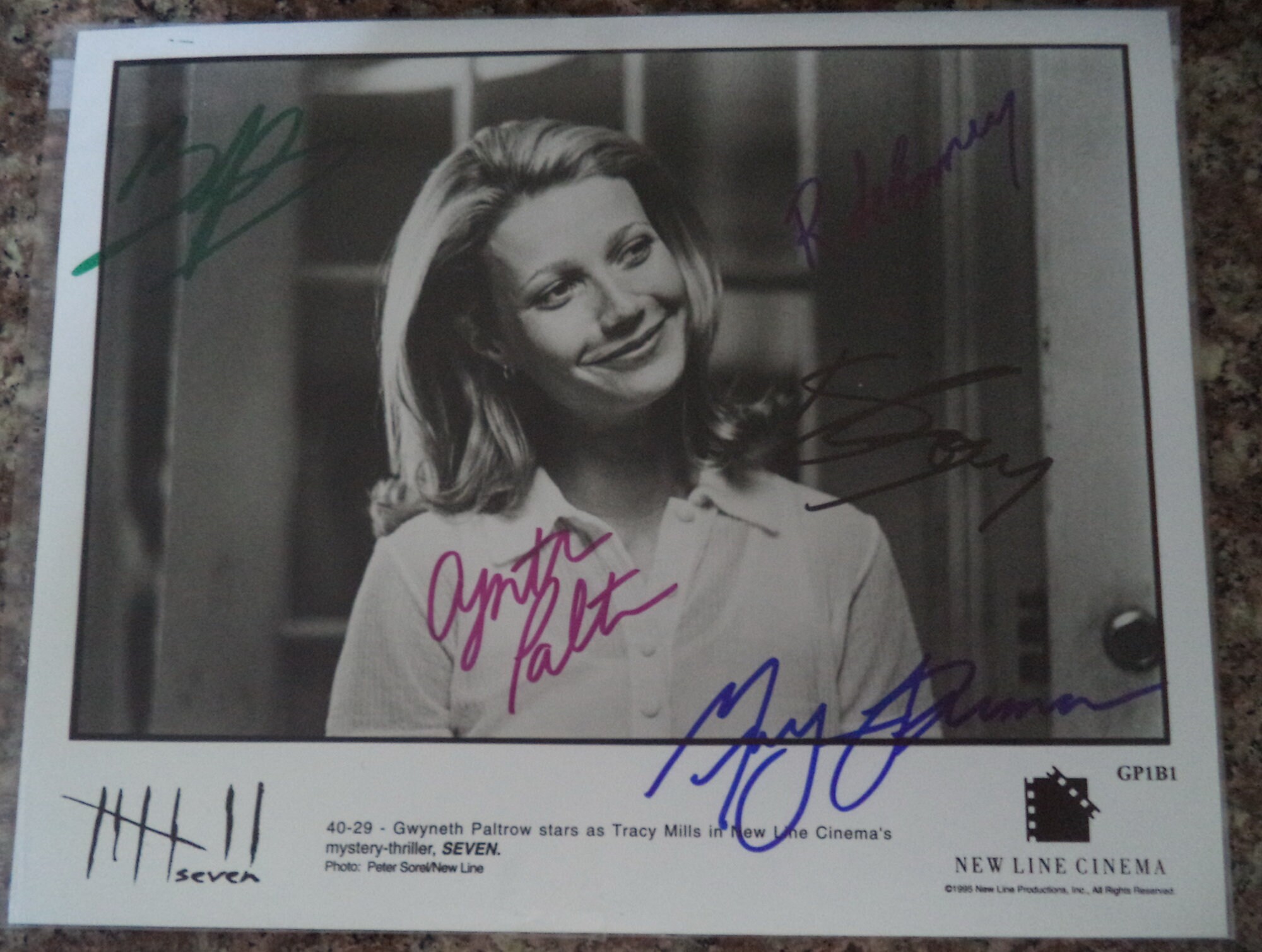 SEVEN Cast Autographs, Hand Signed on a 1995 Press Photo Brad Pitt ...