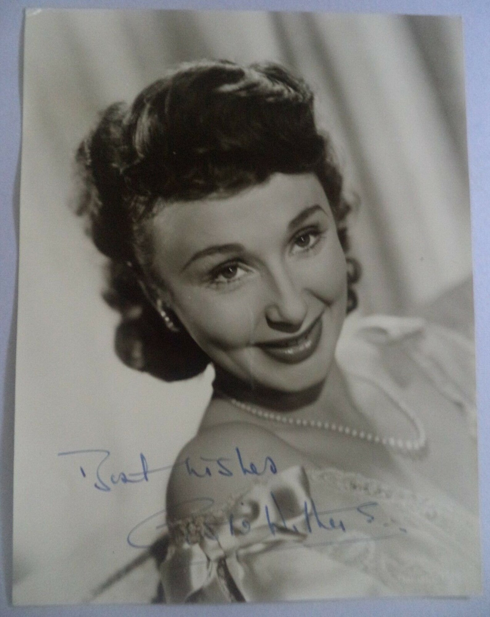 GOOGIE WITHERS (1917 – 2011) Autograph, Hand Signed on RANK Vintage ...