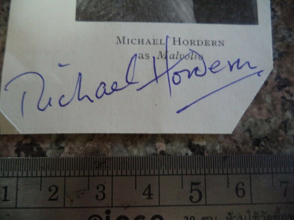 MICHAEL HORDERN (1911 – 1995) Autograph, Hand Signed on Old Vic Cutting ...