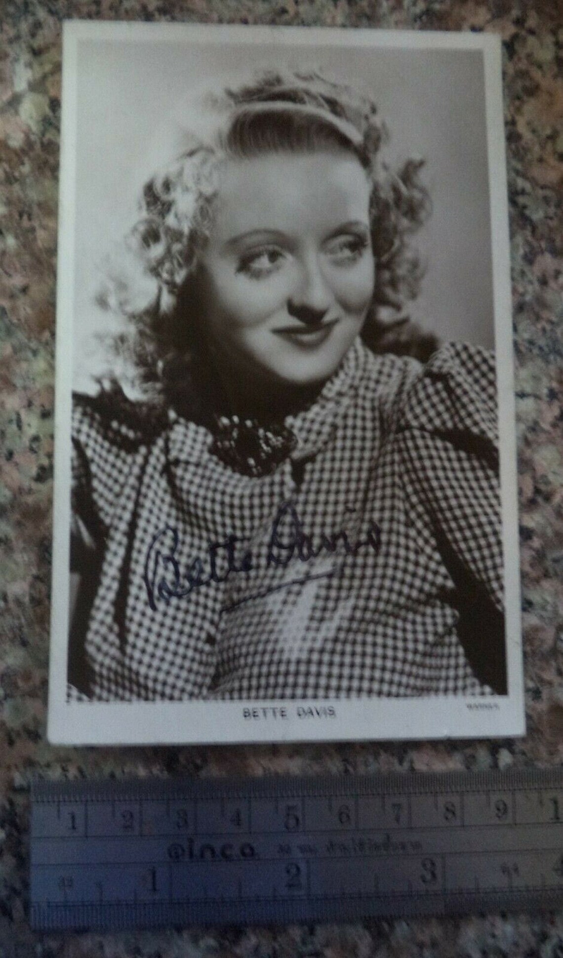 BETTE DAVIS 1908 1989 Autograph, Hand Signed on a PICTUREGOER Photo ...