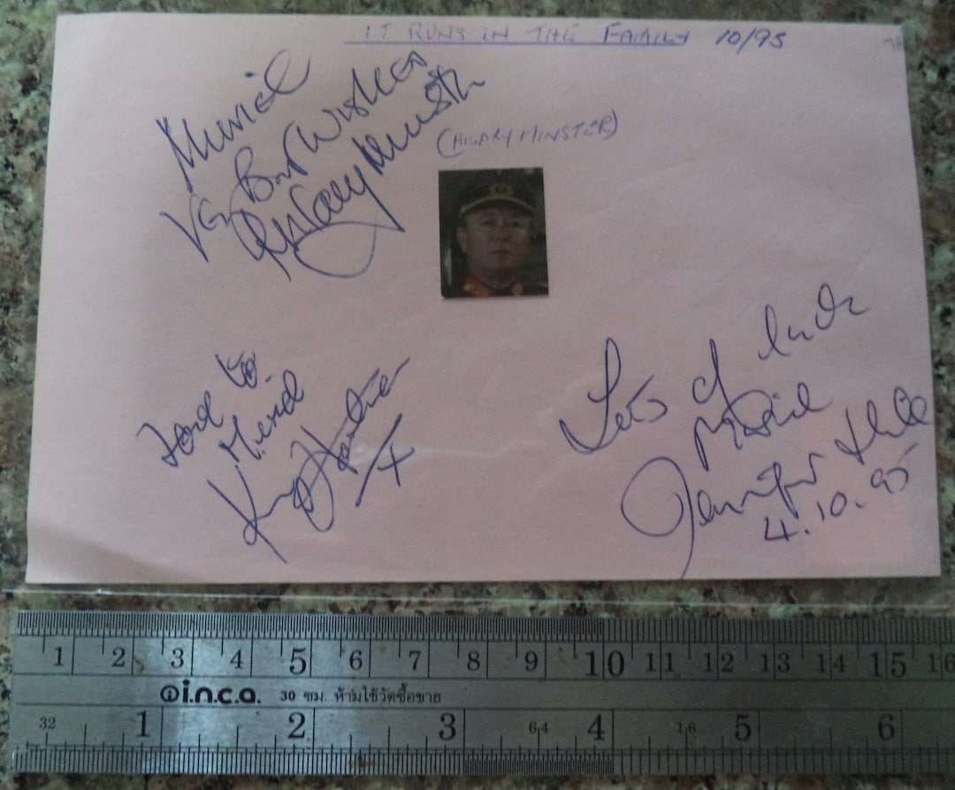 HILARY MINSTER, Kim Hartman, Jennifer Hill and Linda Lusardi Autographs ...