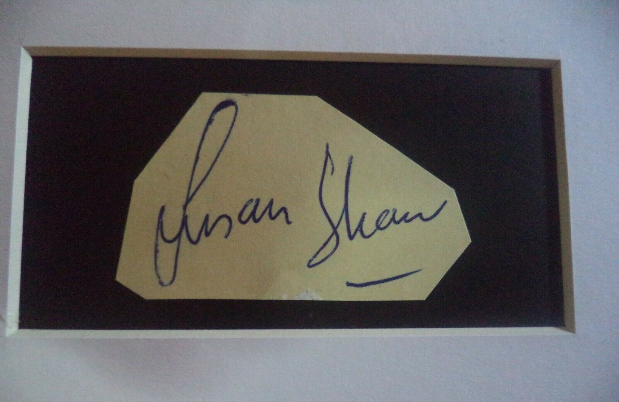 SUSAN SHAW (1929 – 1978) Autograph Mounted Display, Hand Signed Page ...
