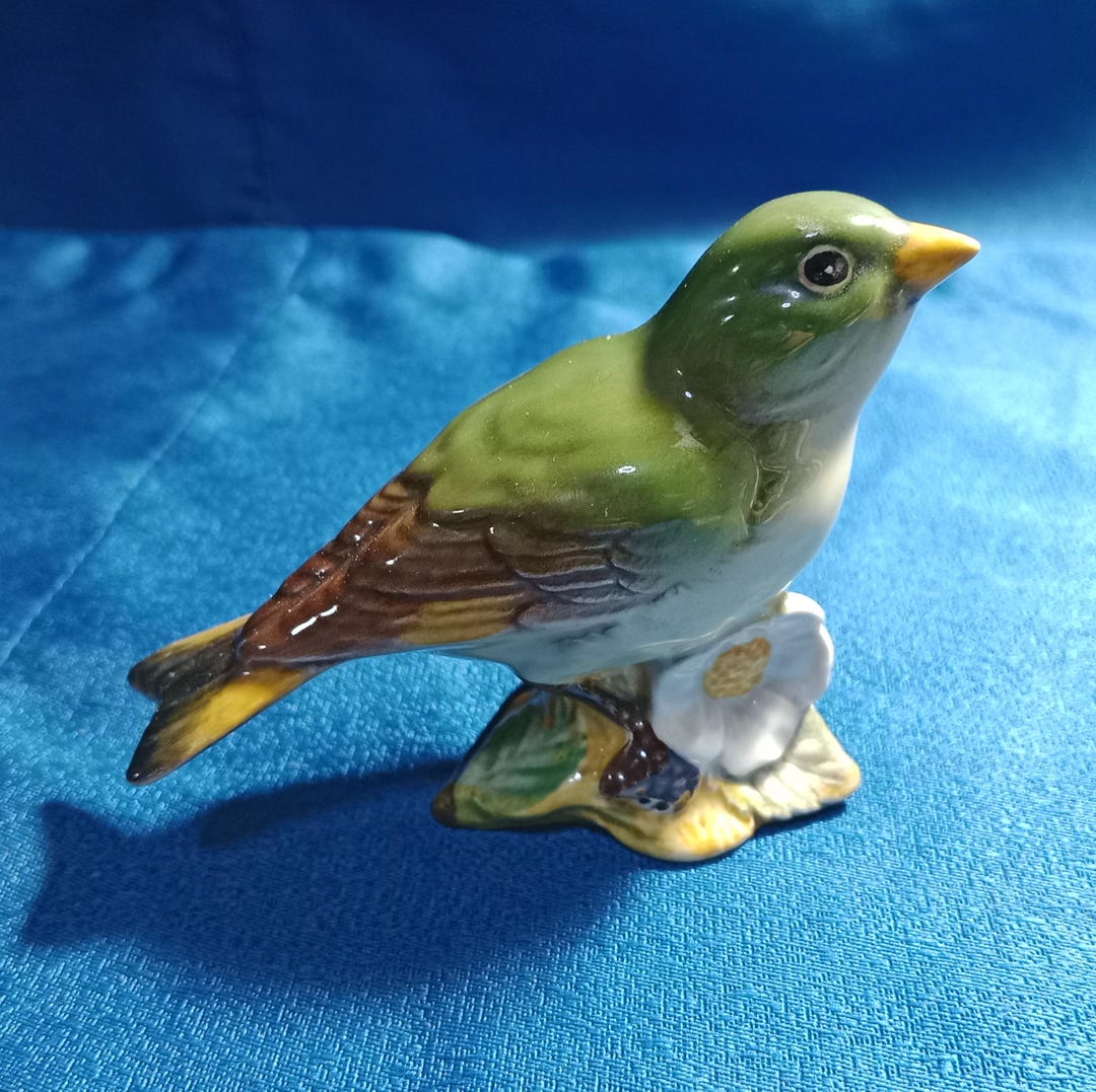 BESWICK 'GREEN FINCH' Small Bird Figurine #2105. Glossy. - Etsy