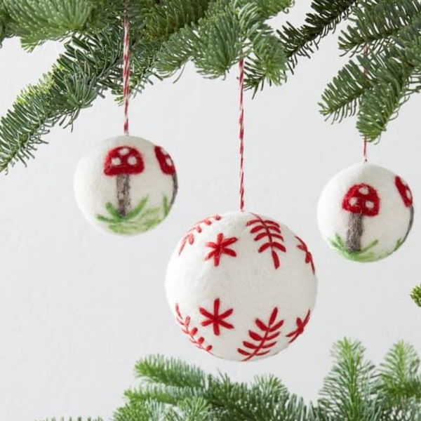 Needle Felted Christmas Bauble - Etsy UK