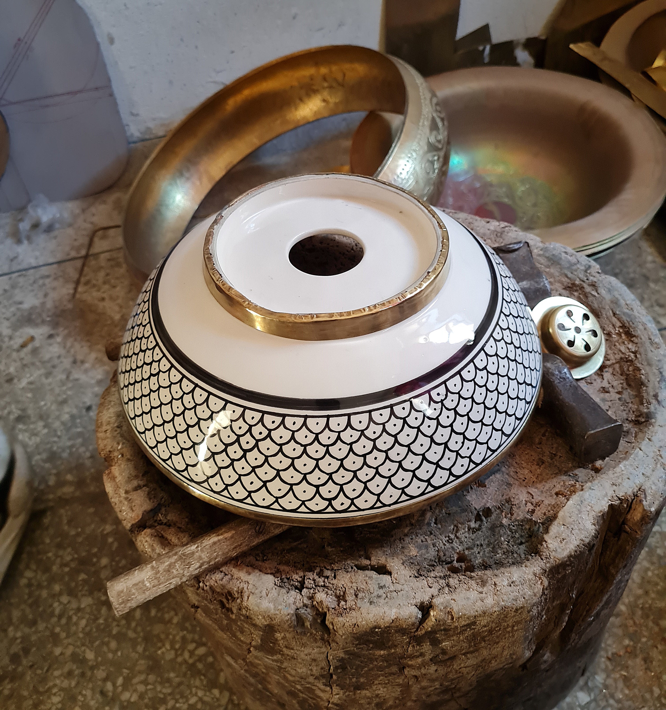 CUSTOMIZABLE Brushed Brass Rim Bathroom Sink Brass & Ceramic | Etsy