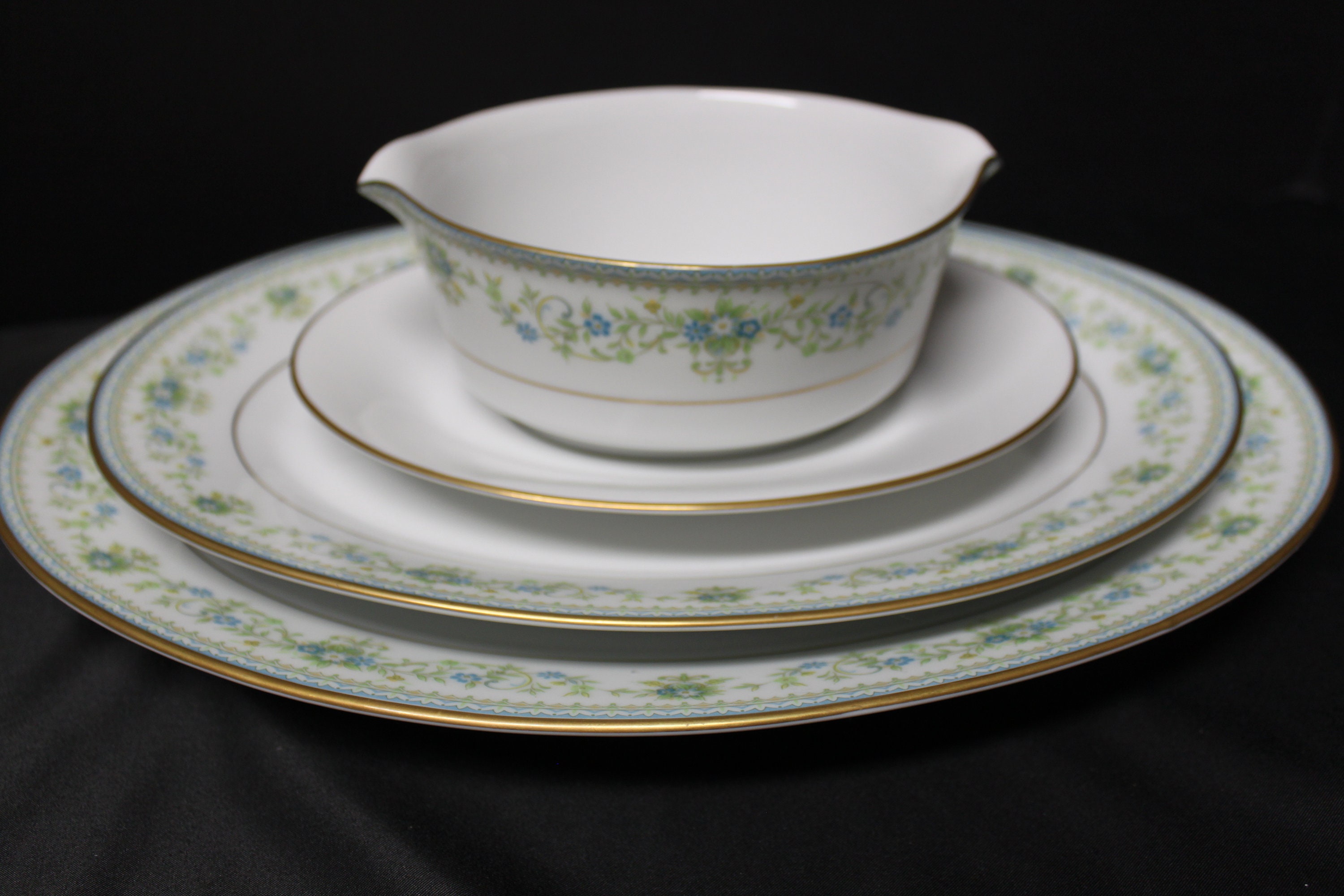 Contemporary by Noritake Spring Meadow Set of Three - Etsy