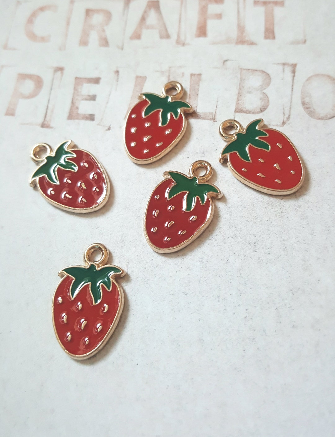 5 Strawberry Charms, Red Strawberries Pendants, DIY Craft & Jewellery ...