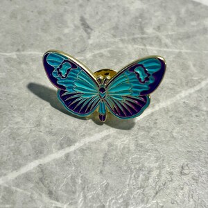 Beautiful Butterfly Enamel Pin Gift - Brand New - Blue Butterfly Badge ...