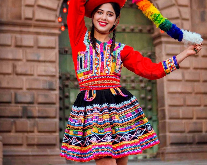 Typical Peruvian Costume for Women. Typical Costume of Peru. Typical ...