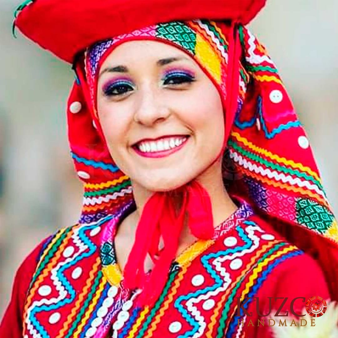 VALICHA Costume. Typical Peruvian Costume for Women. Typical Costume of ...