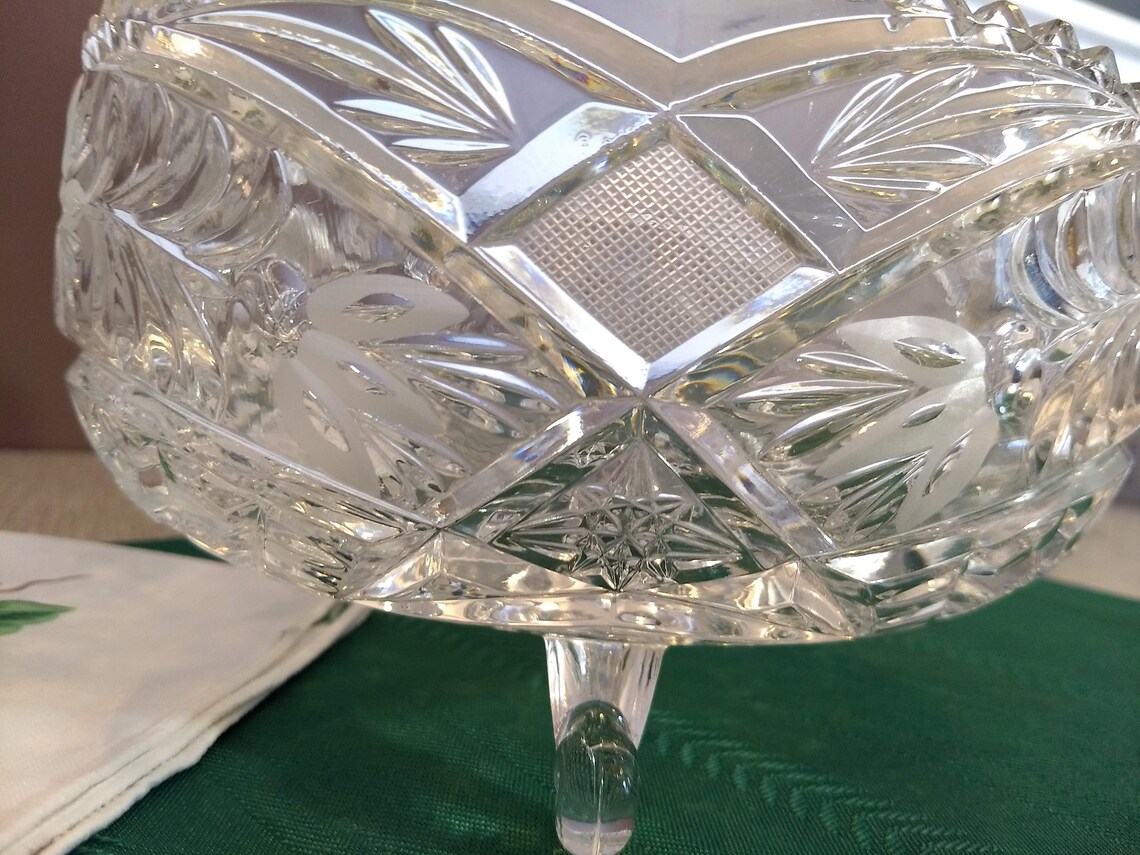 Stunning Cut Crystal Foot Bowl - Etsy