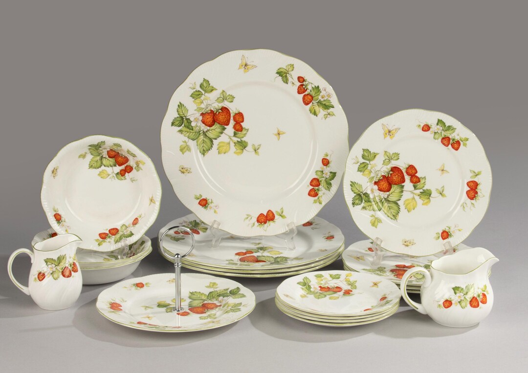 18-piece Dinnerware Set - Queens - Virginia Strawberry - Etsy