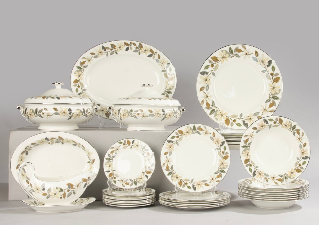 35-piece Dinner Set - Wedgwood - Beaconsfield - Etsy