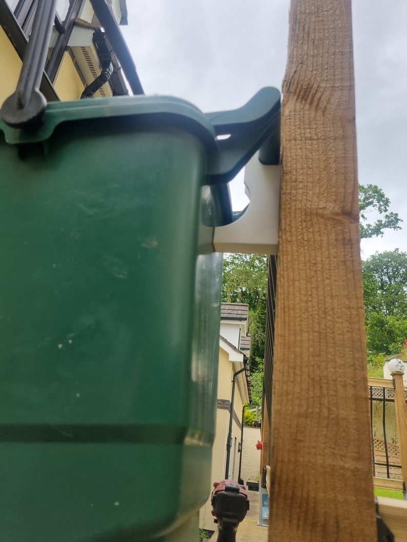 Fox & Badger Proof Caddy Bin Holder – Secure Wheelie Bin Mount for ...