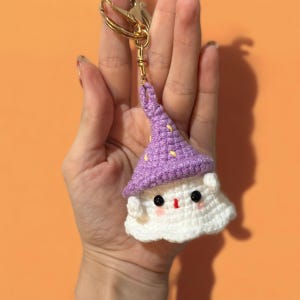 Halloween Crochet Ghost Keychain - Etsy