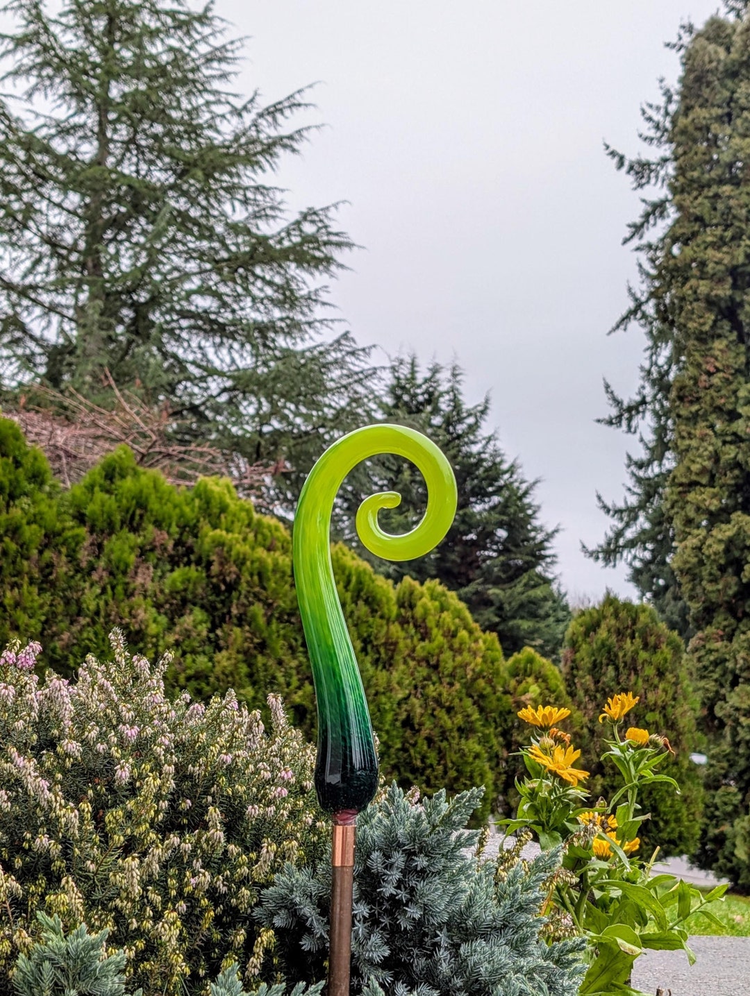 MALA 1245 Lime/jade 2 Tone Fiddle Stick Curly Glass Garden Yard Art ...
